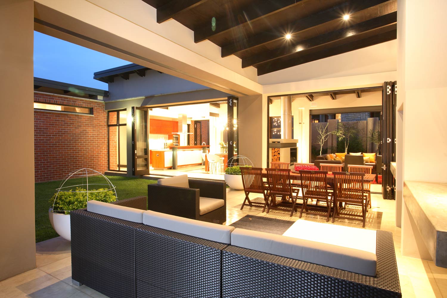 Veld Architects | House over the Hills