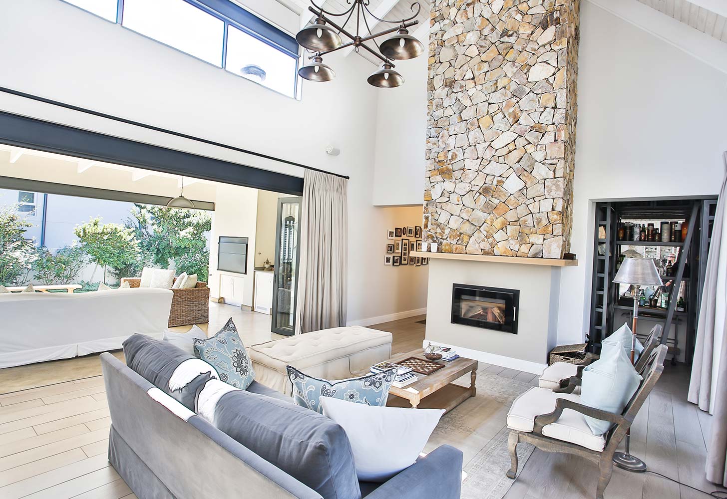 Veld Architects | House in a Valley